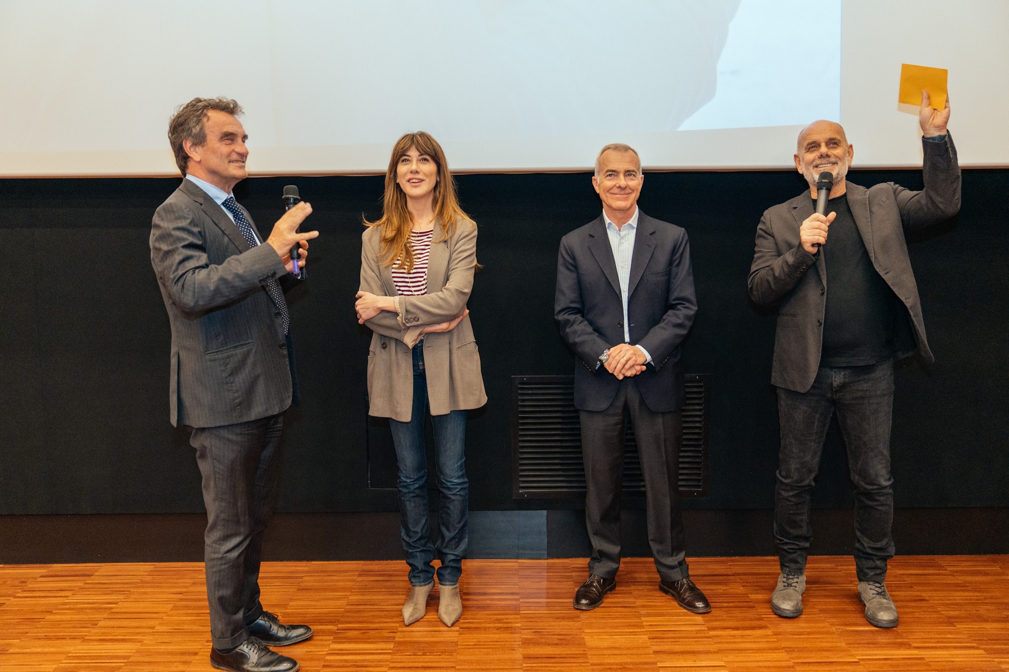 Proiezione cinematografica d'eccezione con Virginia Raffaele e Riccardo ...